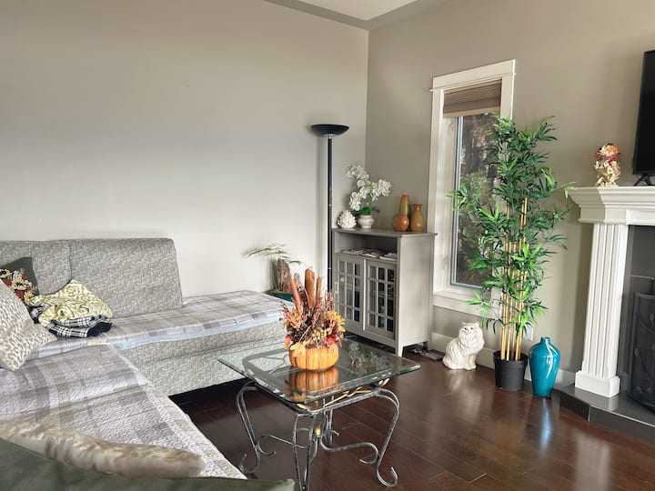 Two Room Suite - West Kelowna