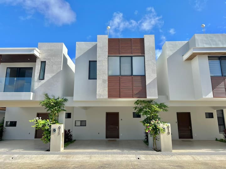 Modern New Home Playa Del Carmen· Selvanova 10 - Playa del Carmen