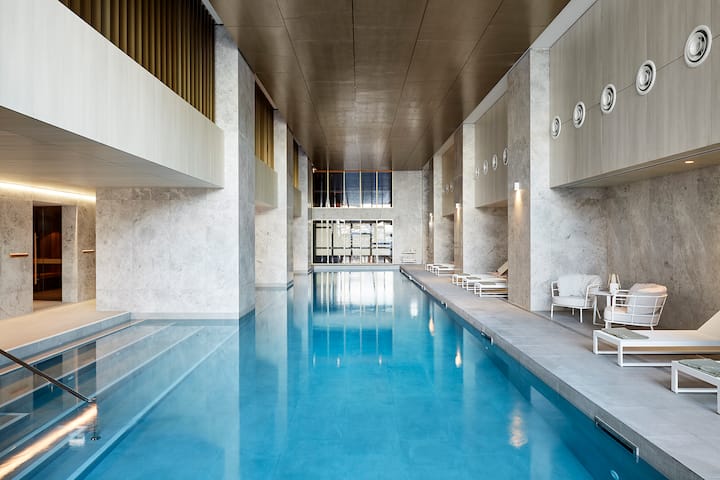 60th Floor Urban Serenade W/ Sauna, Pool & Gym - Melbourne