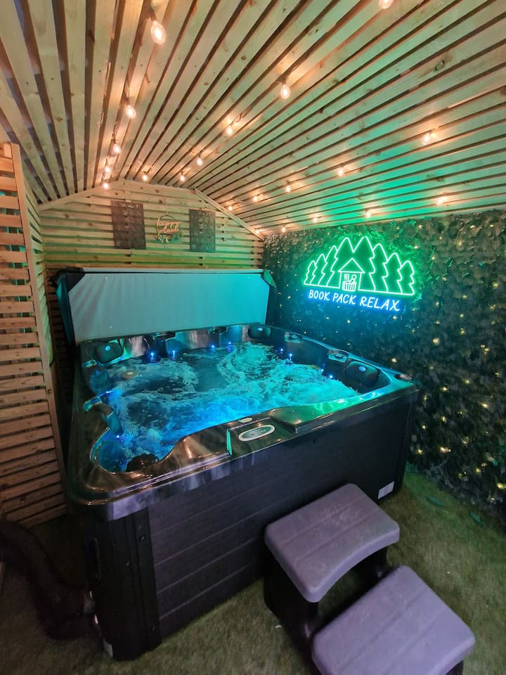 Townhouse - 6 Bed Hot Tub House - Windermere