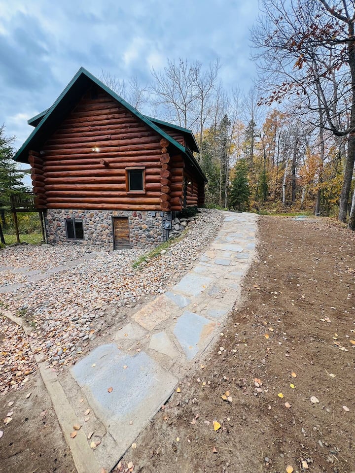 Tranquil Log Home On The Lake, Last Minute Special - Nevis, MN