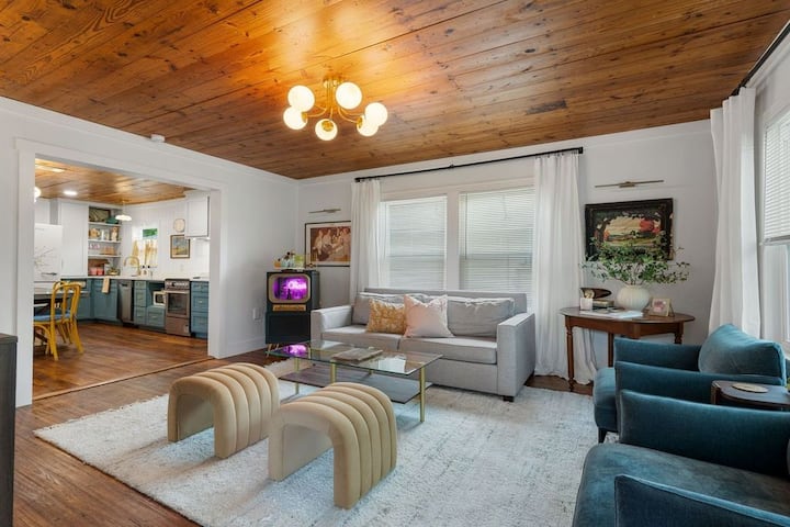 Stay Here For A Hallmark Holiday Near Dt Mckinney - Fairview, TX