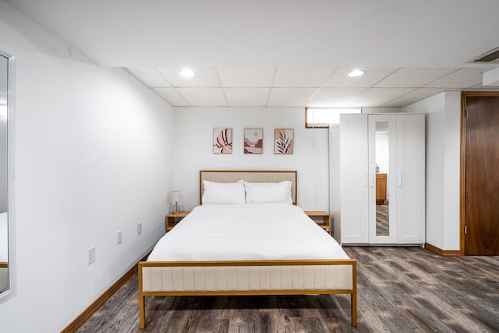 Private Studio Room - Monthly Stays - Milwaukee