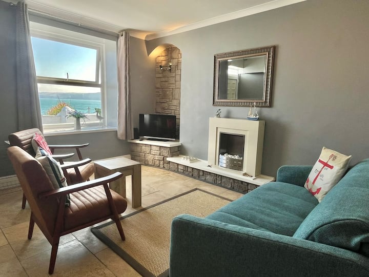 Fantastic Spot In New Quay For Dolphin Spotting - New Quay
