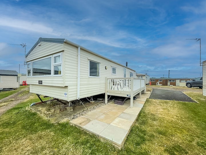 Caravan With Decking At Heacham Beach Ref 21031a - Hunstanton