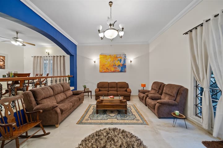 Urban Escape Spacez Luxury Villa Surround By Trees - Bangalore