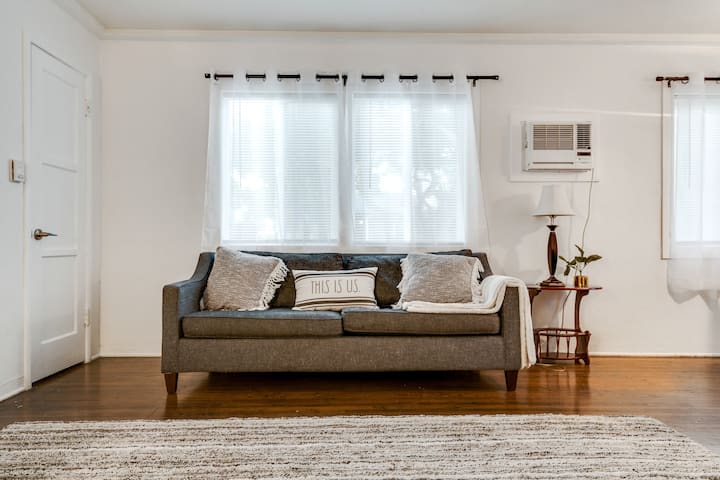 Pico And Fairfax Neighborhood - Los Angeles, CA