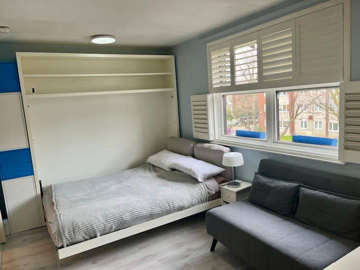 Centrally Located Quiet Studio With Parking Space - Lontoo