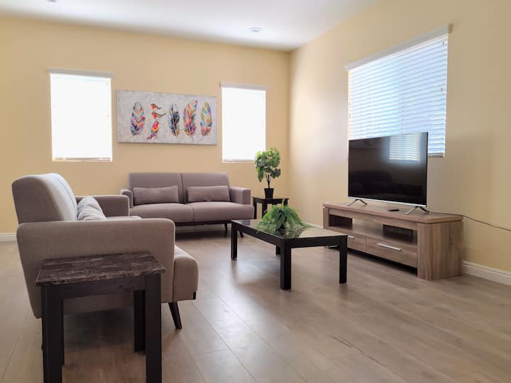 New Comfy 2 Br/2 Bath House Near Rosebowl/dtla - Pasadena, CA
