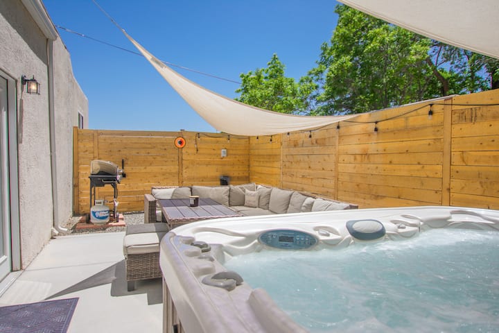 Cowboy Den+private Hot Tub+game Room+no Pet Fee! - Albuquerque, NM