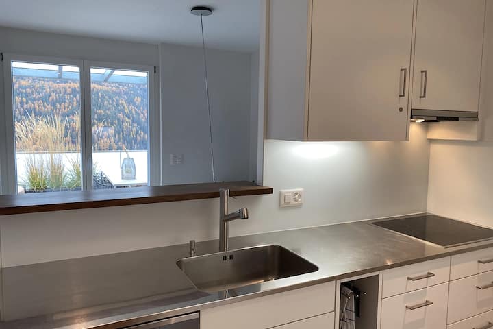 Chasa Splerin Mit Whirlpool Auf Terrasse - Scuol