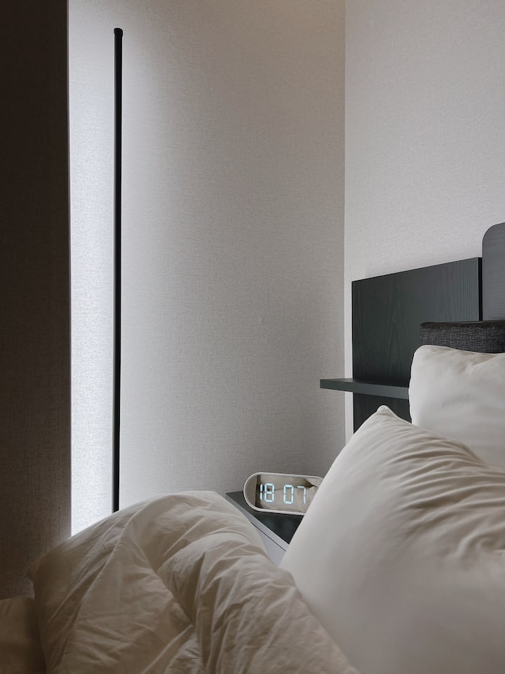 [인원추가문의]이터널Eternal: 
감성숙소,100인치스크린,나만의 영화관,호텔퀸베드 - Gwangju