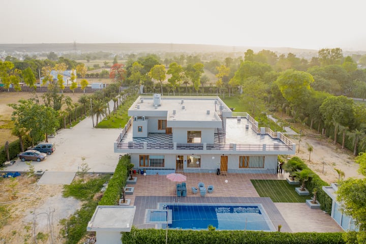 Fillow Casa Gurgaon - 5 Bhk & 9 Beds - Luxury Stay - Gurugram