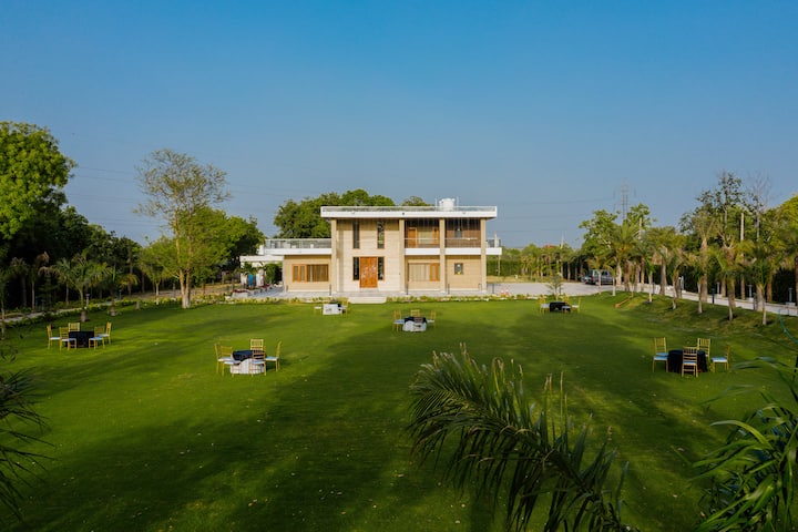 Fillow Casa Gurgaon - 5bhk Cosy Private Pool Farm - グルガーオン