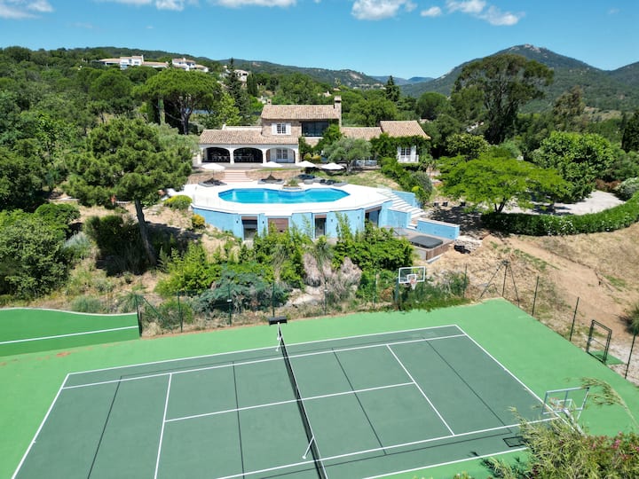 Superbe Propriété Surplombant La Baie De St Tropez - Grimaud