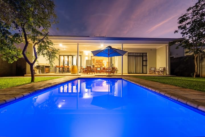 Victoria Falls House Of Tweeza, Welcomes You - Victoria Falls