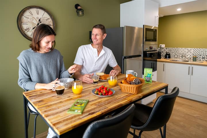 Bel Appartement Calme Et Tout Confort Plein Centre - Laval, France