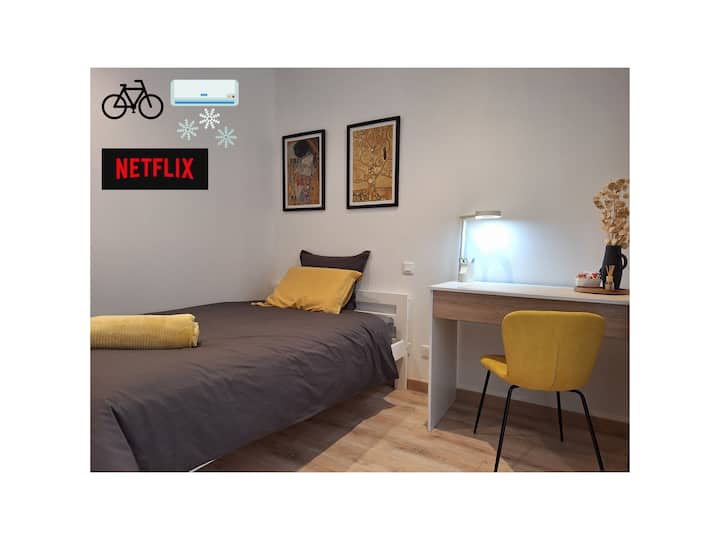 Chambre Gustav, Salle D'eau Et Balcon Privatifs - Agen