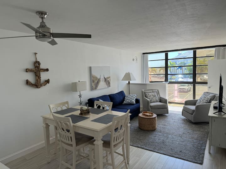 Naples Bay View Condo On Naples Island - Naples