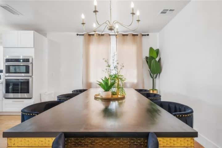 Huge Renovated Home/in The Heart Of Las Vegas - Las Vegas, NV