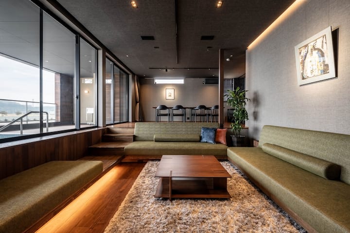 【 Villa Jacoo】1棟貸で8名まで宿泊可能。海を一望できるシックな空間で癒しのひとときを - 가가와현