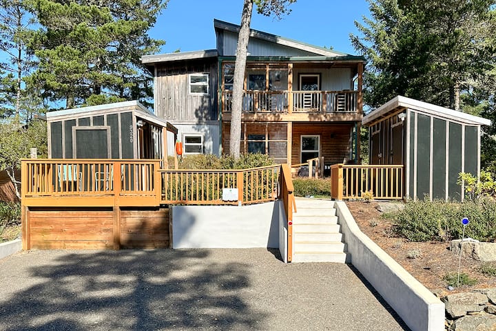 Beachwalk Retreat W / Hot Tub +Yoga & King Suite - Manzanita, OR