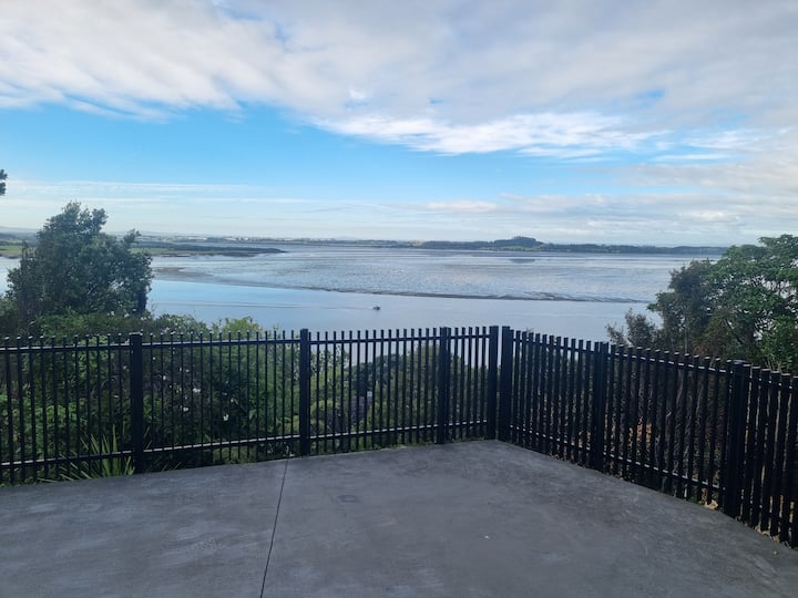 Hillsborough Hideaway - Auckland