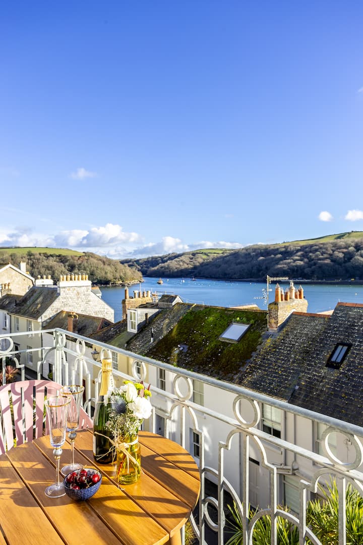 Stylish 2 Bed Apt | Balcony With Sea Views | Fowey - Fowey