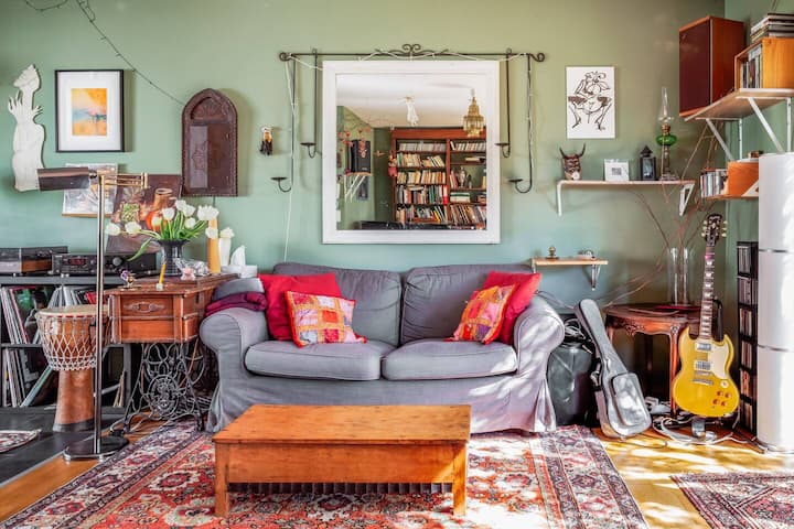 Cozy Bedroom In A Stylish House - Berlin