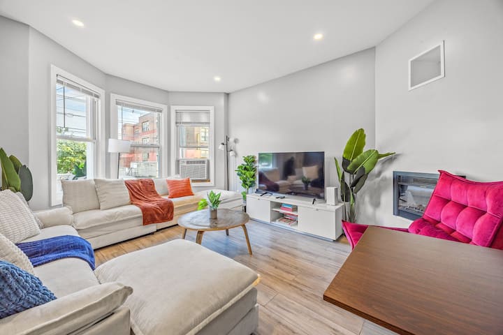 Newark’s Favorite Spot For Big Groups | Ld - New York City