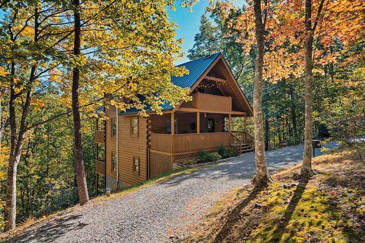 Private! Hot Tub! Fireplace! Kids Loft! Woods View - Townsend, TN