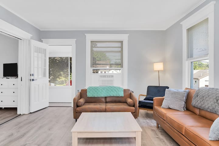 Hat City Danbury Ii | Welcome To Your Retreat - Bethel, CT