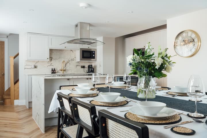 Fun, Luxury Home In The Heart Of Colchester City - West Mersea