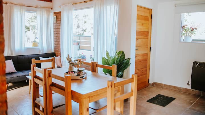 Leños Departamentos.
Un Refugio Al Pie De Montaña - El Bolsón