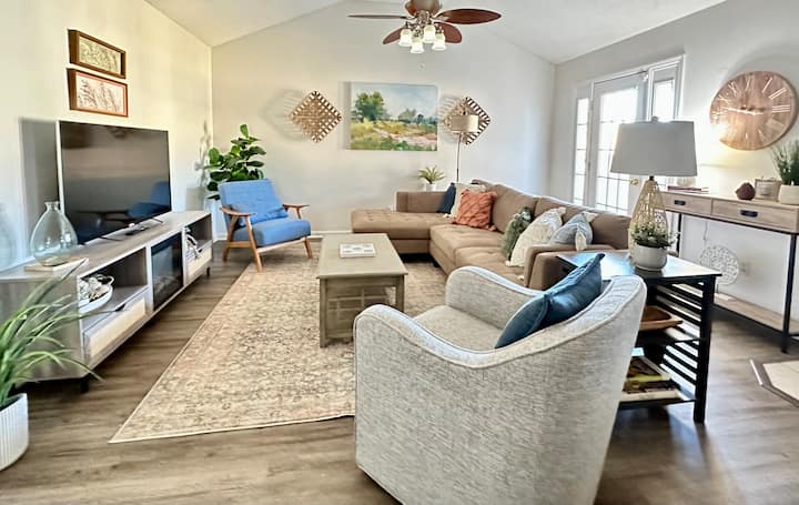 Holy Cow- Sleeps 10! King Bed, Fenced Yard & Grill - Valdosta, GA