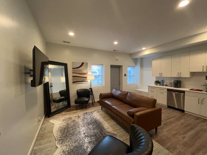 2br Urban Oasis: Near Med Dist, & Dtwn - Fuller Park - Chicago