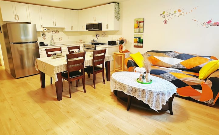 Cozy Dreamscape - Surrey, BC