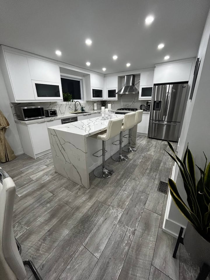 Stylish House For Family Retreat - Aurora