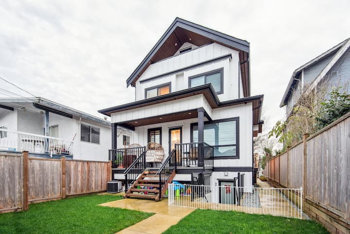 Modern Retreat In Vancouver With Private Sauna - Vancouver
