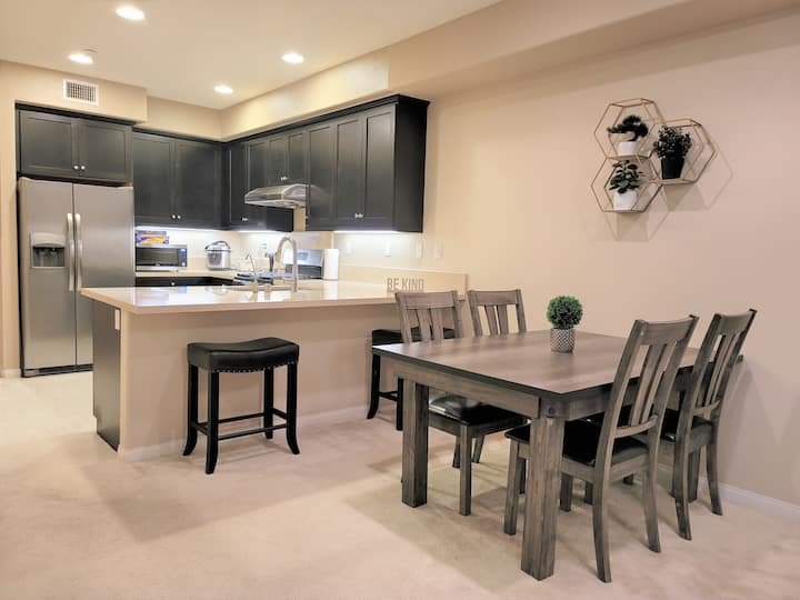 Modern & Comfortable Home Room #4 - Azusa, CA