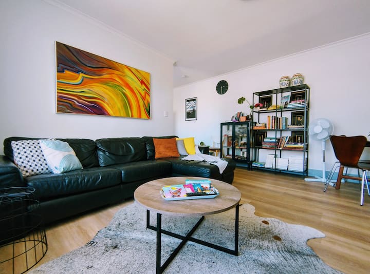 Newly Renovated Large Stylish Comfy Apartment - St Kilda
