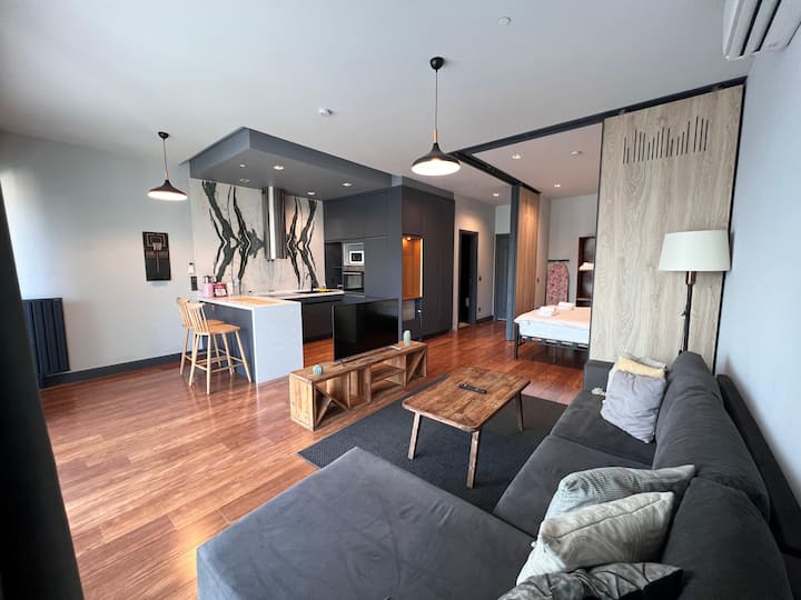 Stylish 1 Br In Beyoğlu; Pool, Spa, Gym, Parking - Istanbul