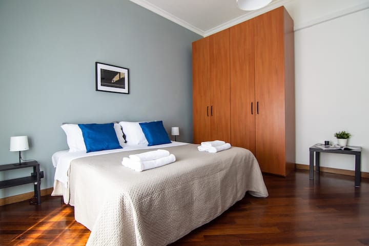 Apartment Up To 6 Guests: 15' To Colosseo By Tram - Rome