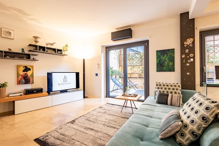 Boutique Apartment With Terrace In Central Rome - Monti