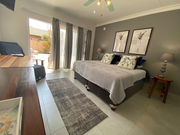 Riverbank Villas Guesthouse Room2 - Potchefstroom