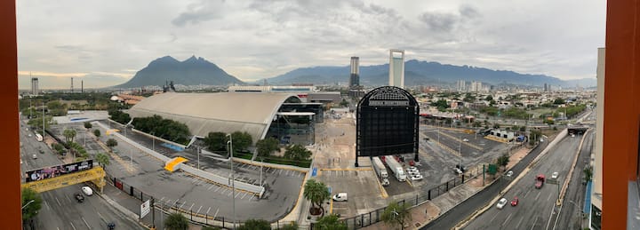 Departamento Frente A La Arena Y Fundidora. - Monterrey