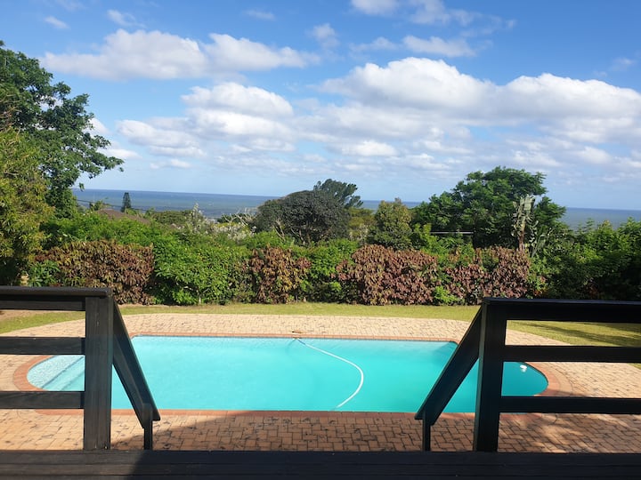 Grace Avenue Bungalow - Port Edward