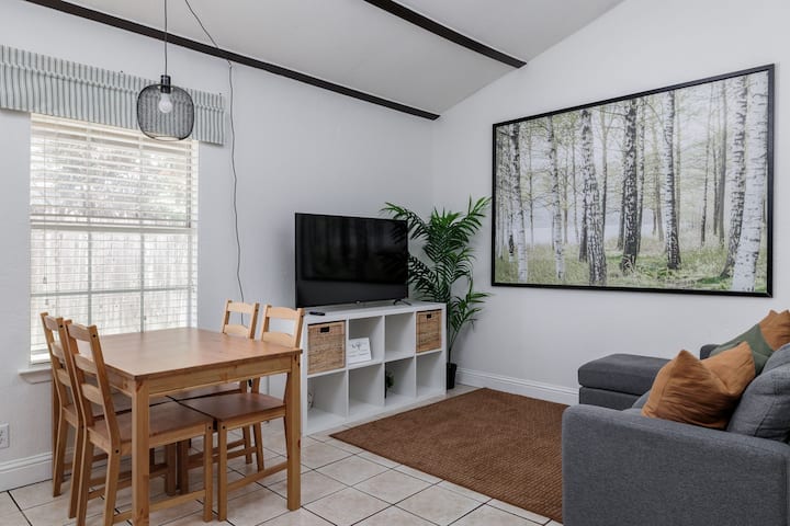 Cozy Home In The Heart Of Georgetown - Georgetown, TX