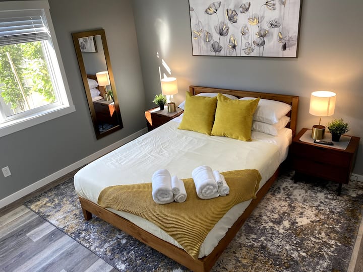 New Home | Modern | Games & Movies - Kamloops