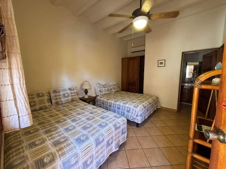 Trump/venetian Guestroom - San Juan del Sur